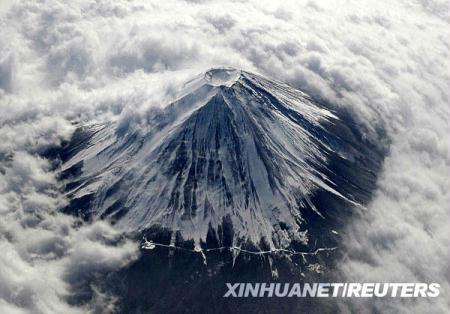 Bird´s eye view of Mount Fuji CCTV-International