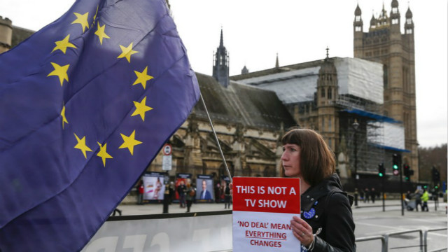 Post-Brexit trade deal risks erosion of UK workers' rights, think tank ...
