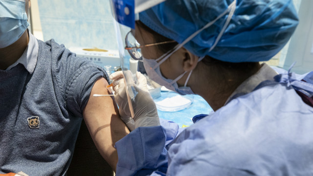 Vaccination top strategy of China's current COVID-19 response ...