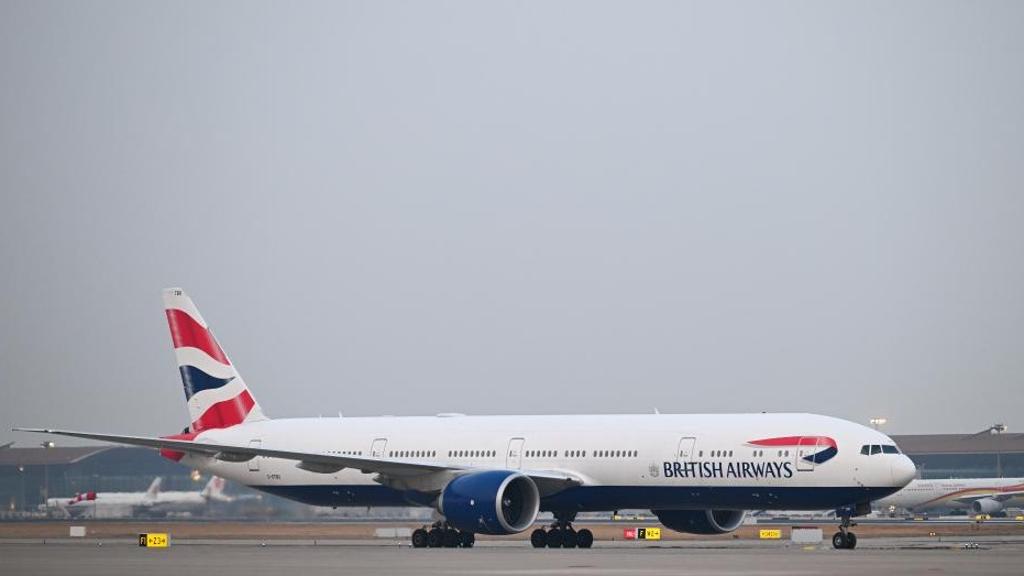 British PM arrives in Beijing for official visit_英语频道_央视网(cctv.com)