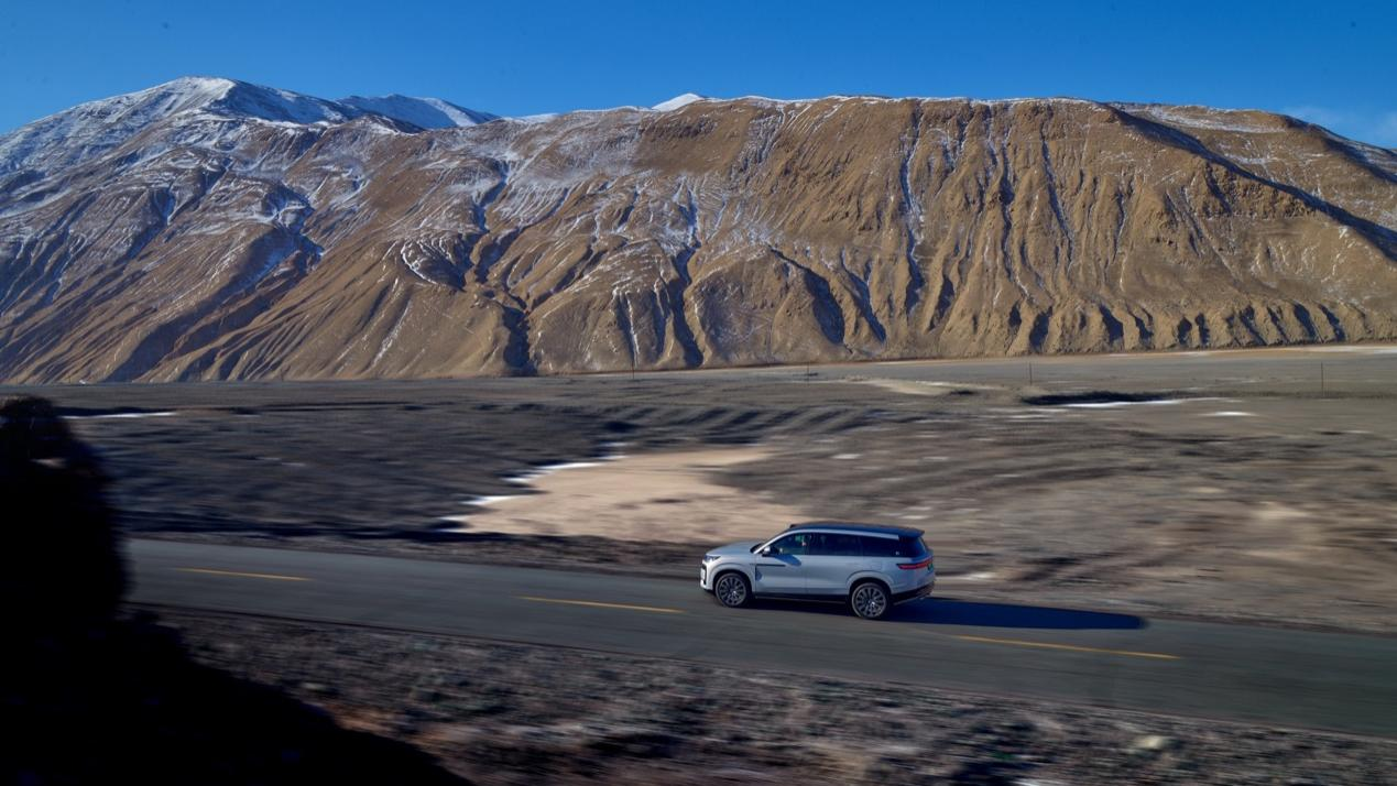 腾势汽车发布旗舰SUV N9 售价38.98万元起